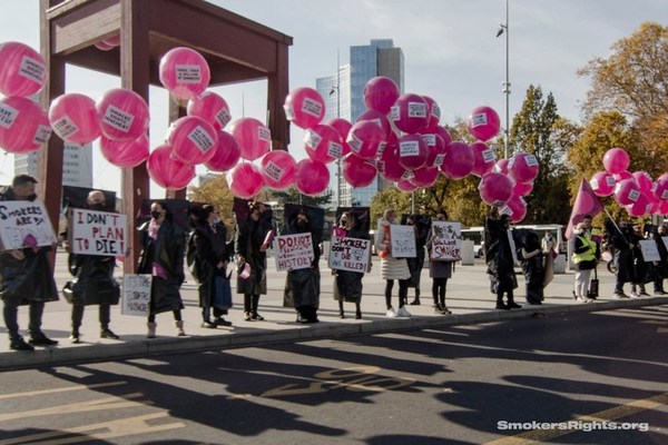 Smokers' rights movement gains ground