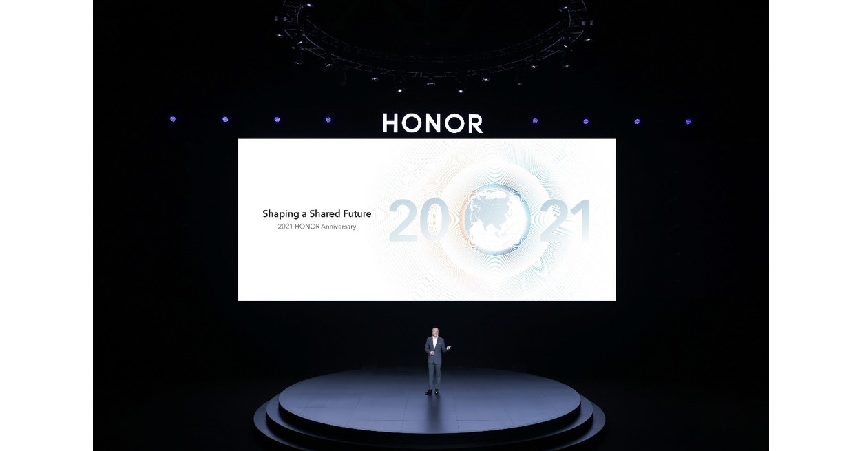 HONOR se réunit avec ses amis pour célébrer son parcours extraordinaire ...