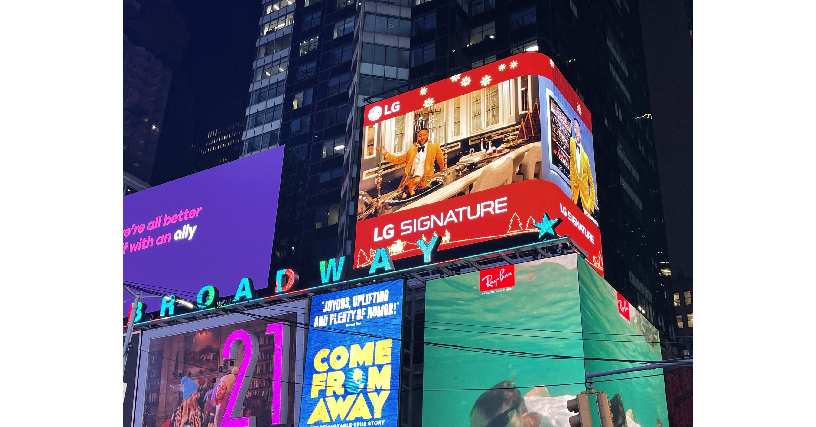 LG SIGNATURE DELIVERS WARM WISHES FOR THE MOST WONDERFUL TIME OF THE YEAR