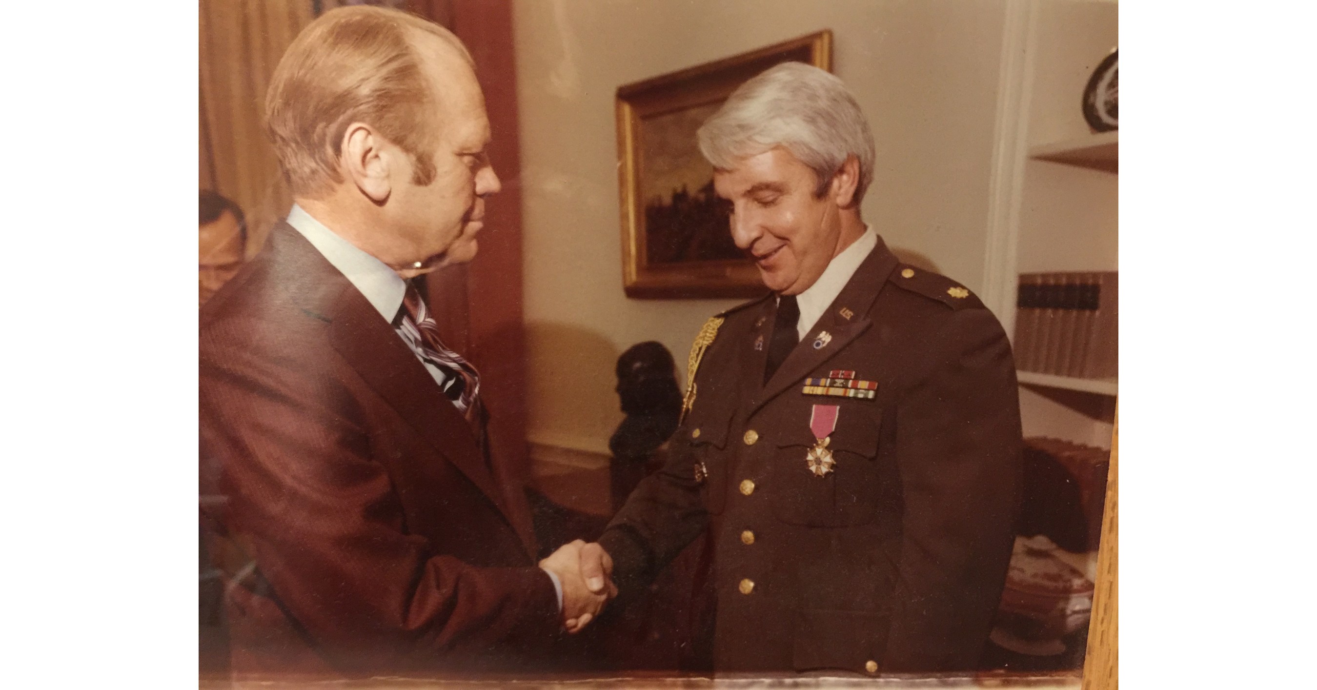 Bob Barrett, Military Aide and Chief of Staff to Gerald R. Ford, Dies at 83