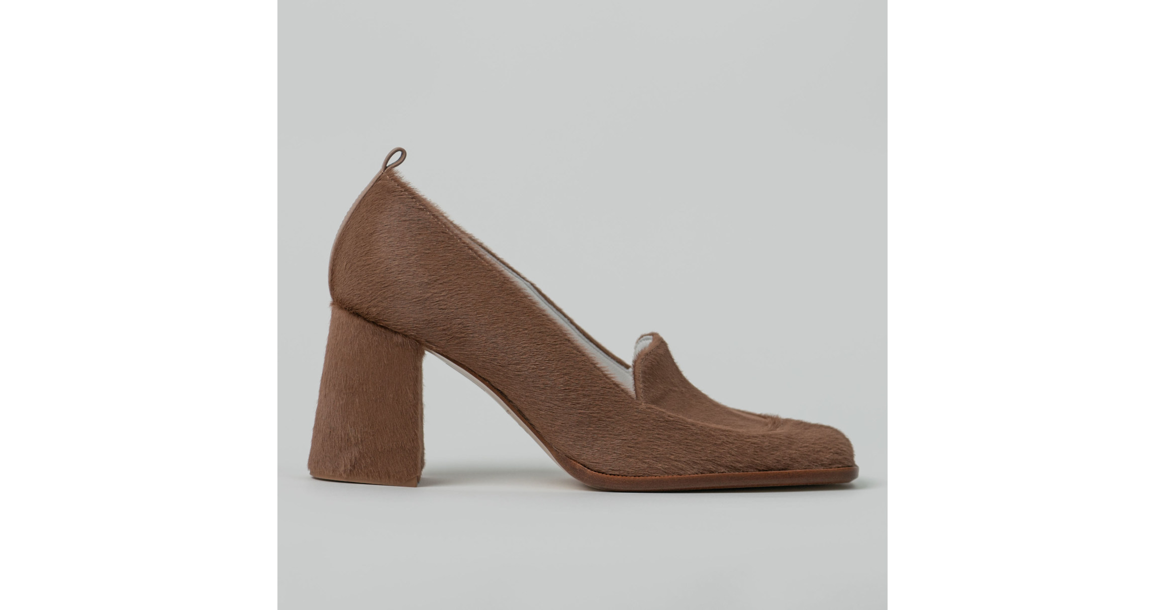 The Phenomenon of Sudden Change of Some Women's Feet