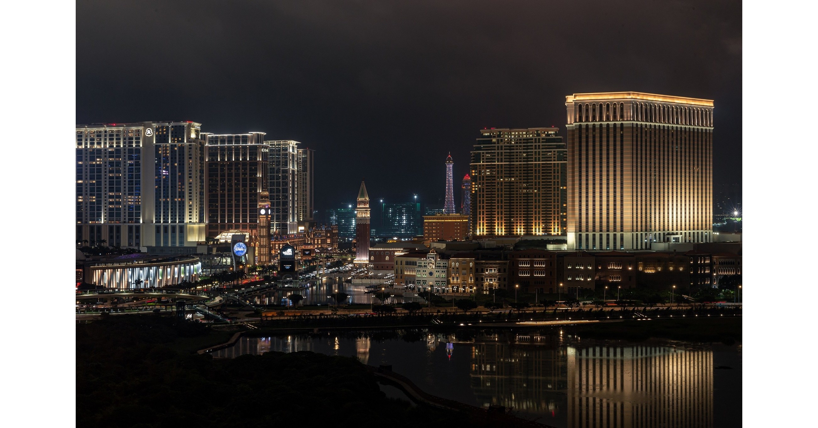 Lights Off at Sands China's Integrated Resorts for Earth Hour 2022