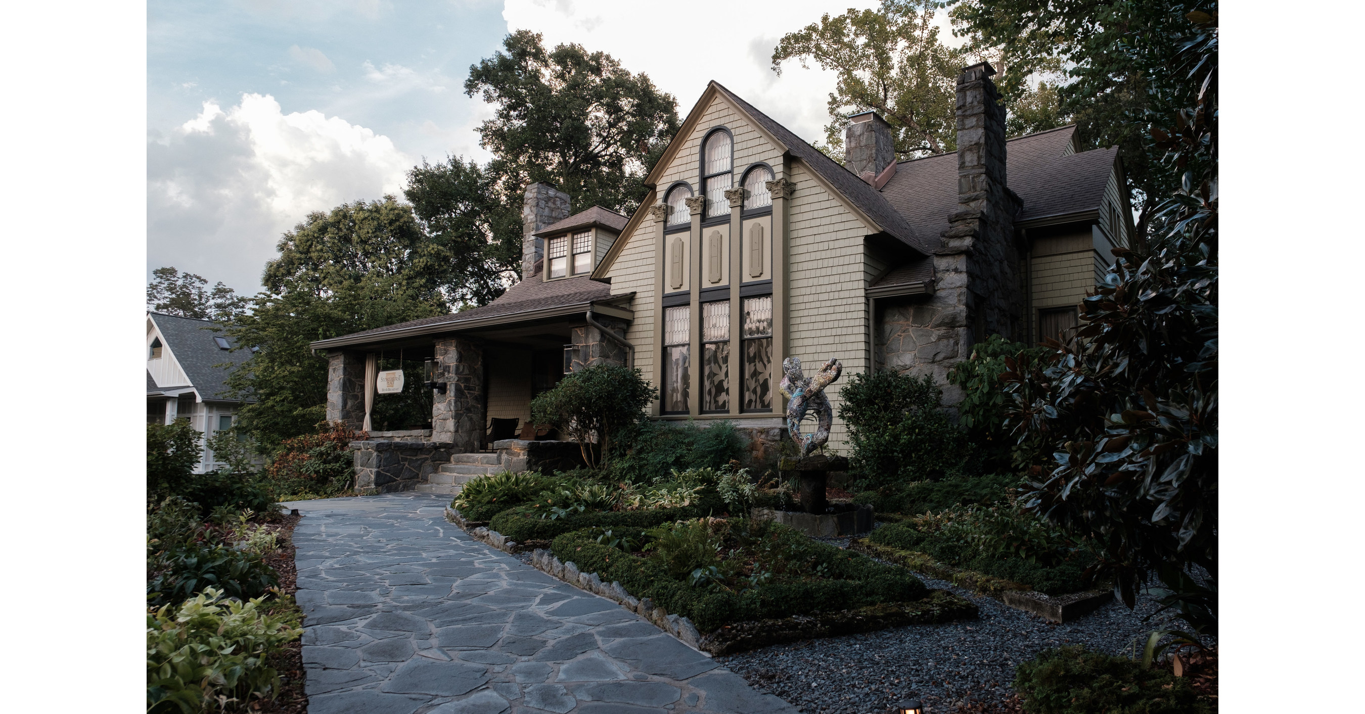 Atlanta's Stonehurst Place Retains Its AAA Four Diamond Designation