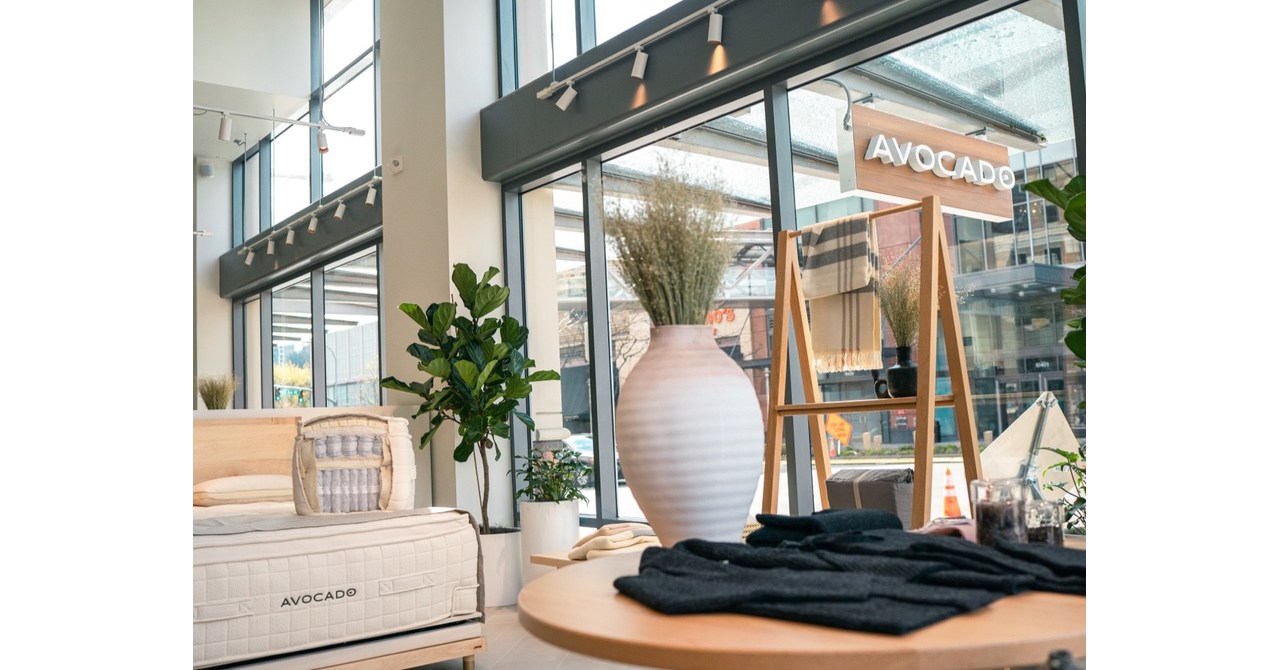 AVOCADO GREEN CUTS RIBBON ON SEATTLE EXPERIENCE CENTER