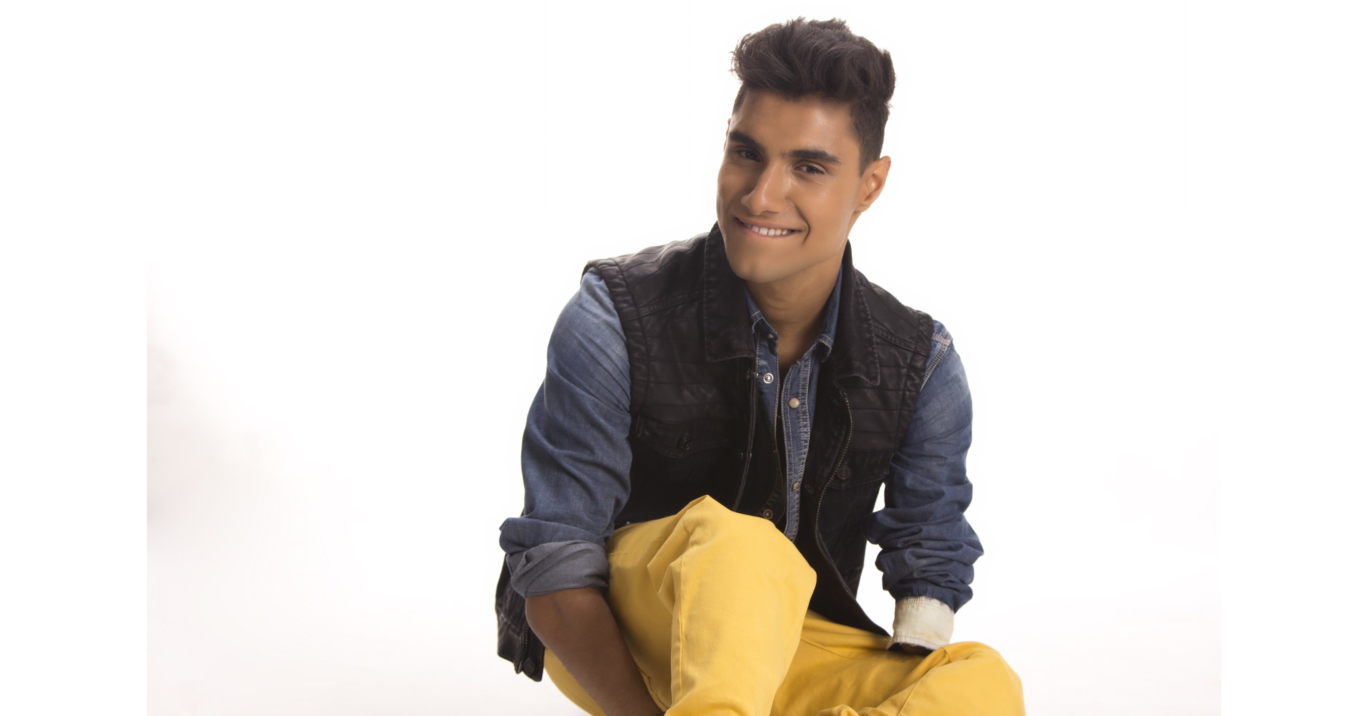 Emmanuel Kelly, músico con capacidades diferentes, lanza Outlyer ...