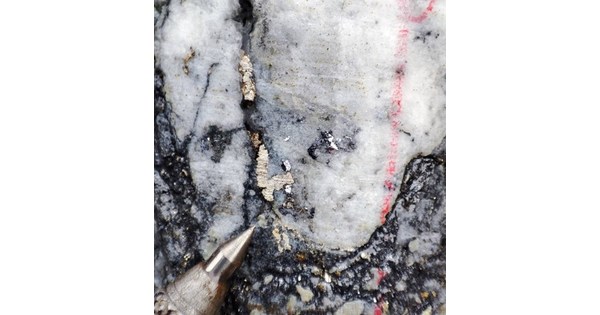 OUTCROP SILVER INTERCEPTS 3 METRES OF 774 GRAMS SILVER EQUIVALENT IN ...