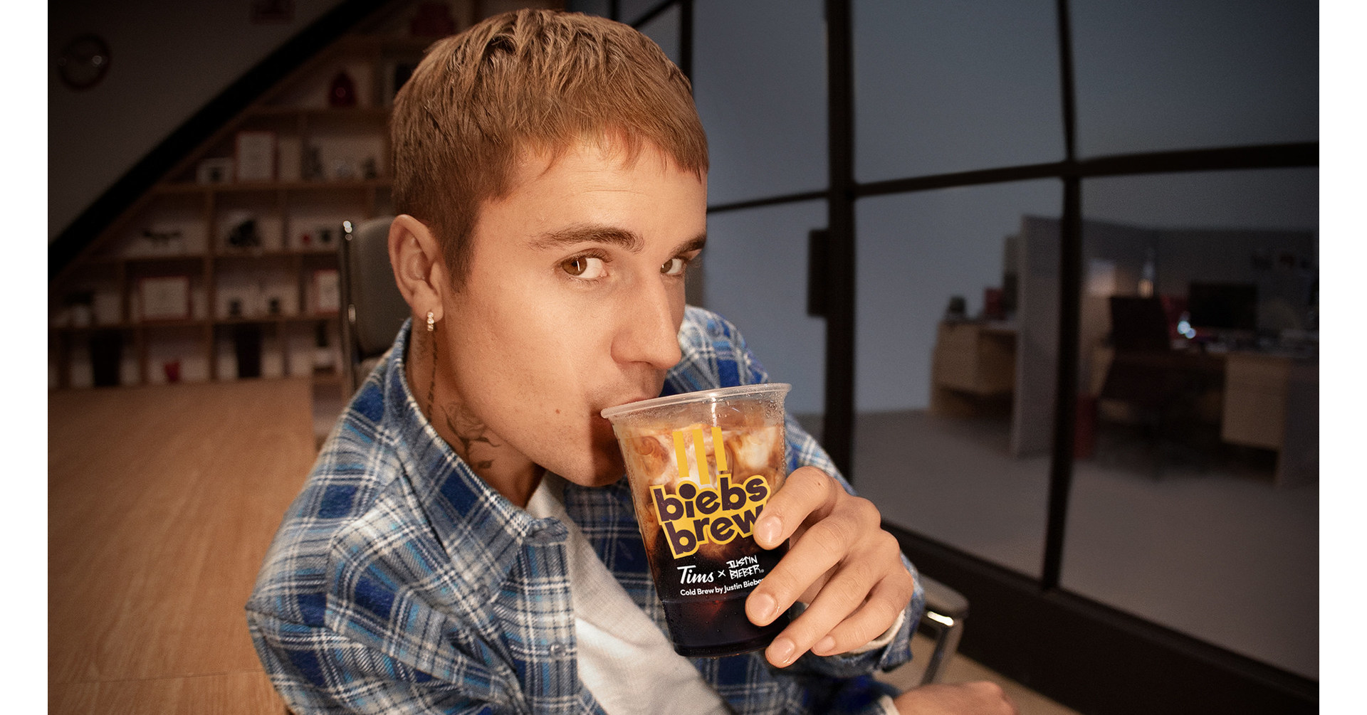 Le café Biebs Brew est maintenant offert chez Tim Hortons! Il s'agit de ...