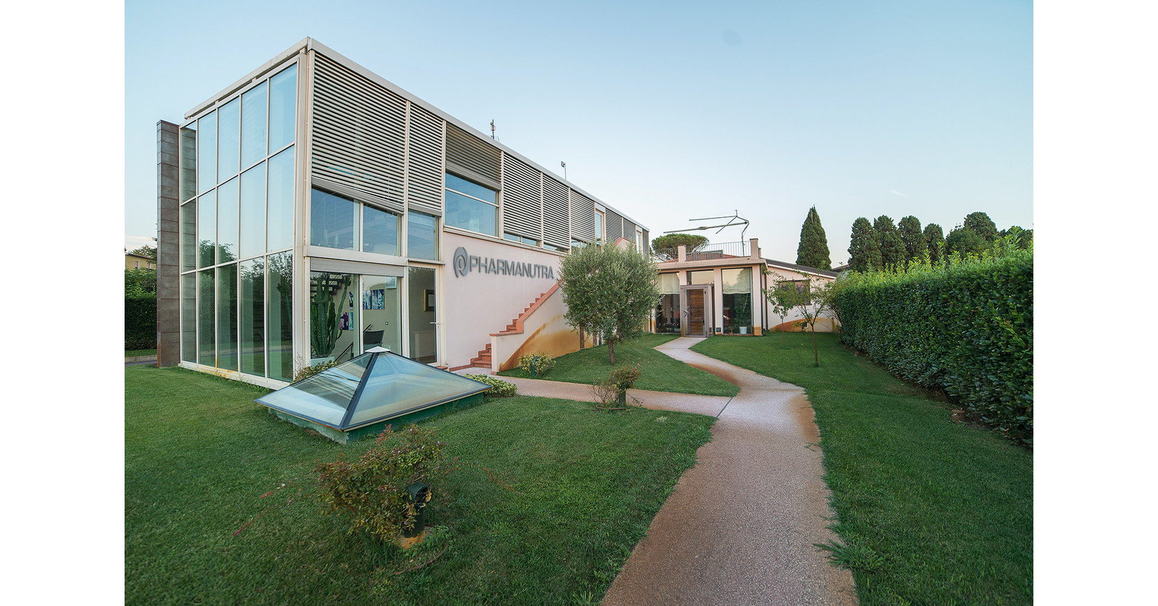 PHARMANUTRA:FIRMA DEL ACUERDO PARA LA ADQUISICIÓN DEL 100% DE AKERN S.R.L.