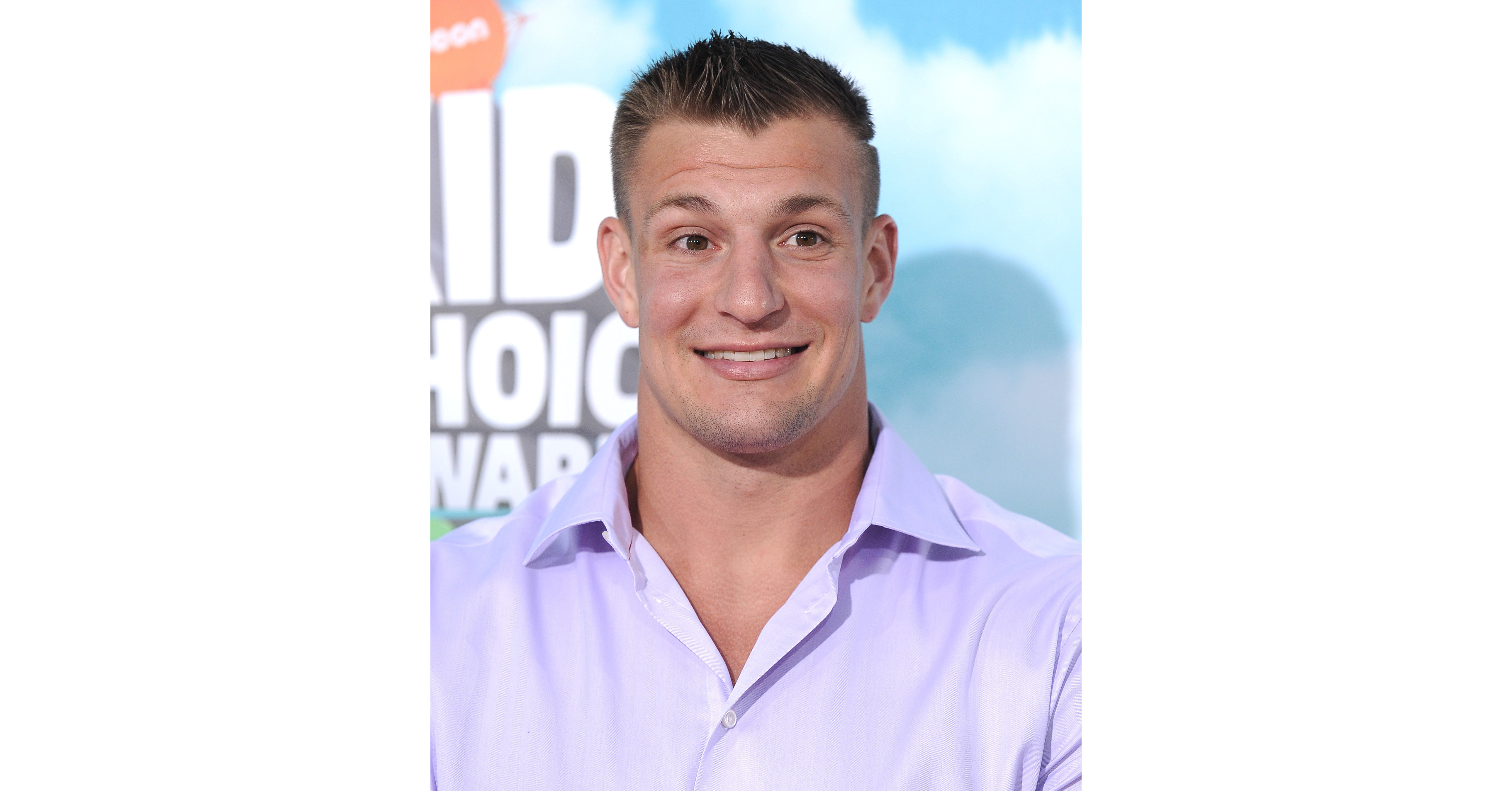Clubhouse Media Group, Inc. Closes Promo Deal With Rob Gronkowski, Four ...