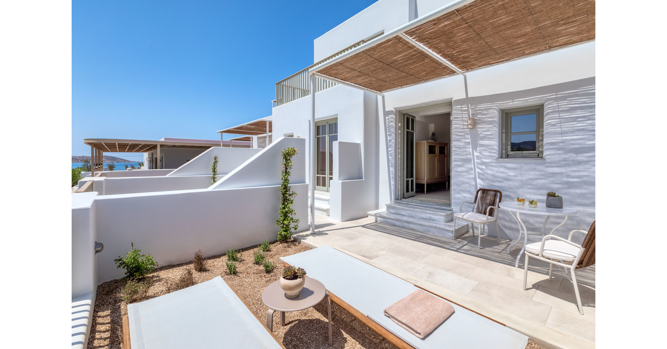 THE LUXURY COLLECTION HOTELS & RESORTS EVOKES LUXURIOUS COASTAL CHARM ...