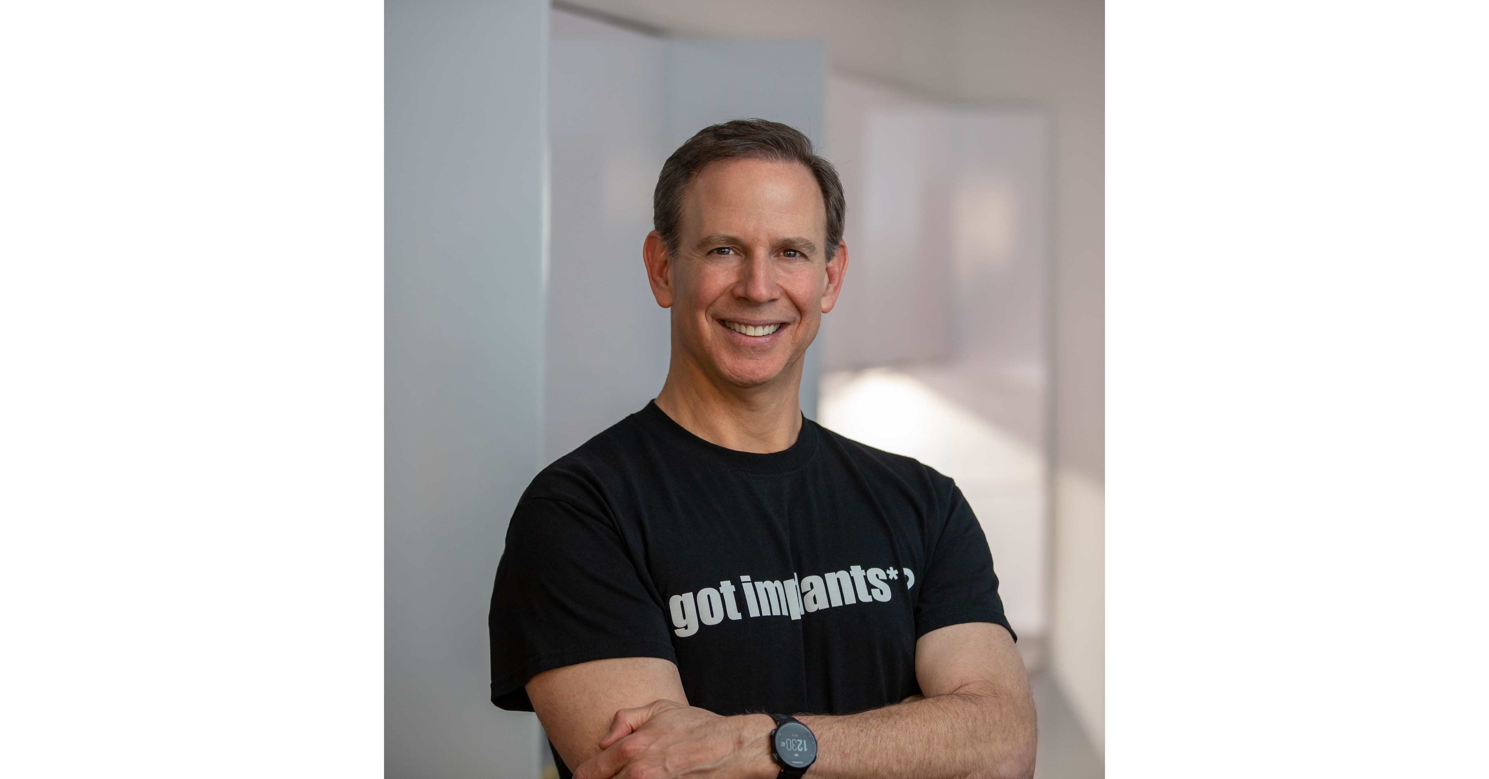 Dr. Bruce Smoler Placed His Own Implant Using Robotic-Assisted Dental ...
