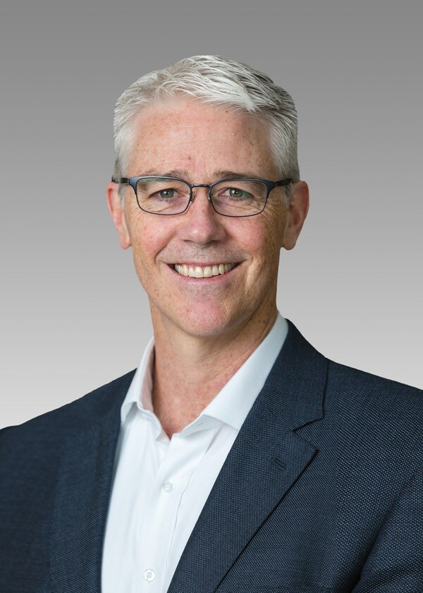 FORMER FACEBOOK GENERAL COUNSEL JOINS LATHAM & WATKINS