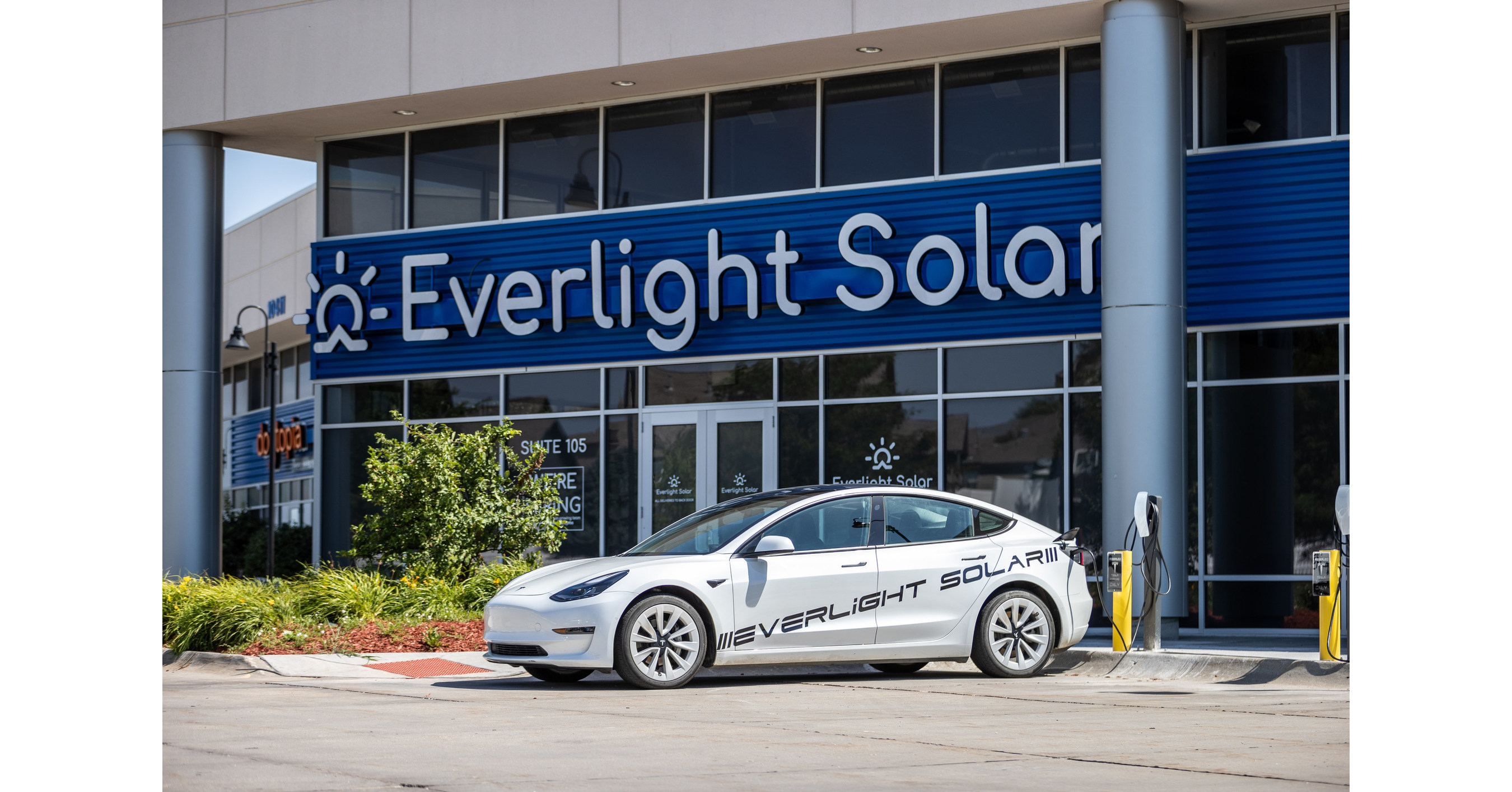 Everlight Solar Celebrates Their Grand Opening in La Vista, Nebraska