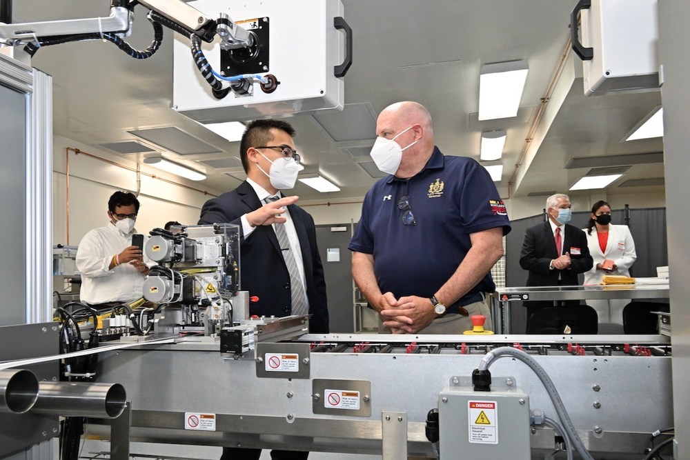Maryland Governor Larry Hogan Tours MaximBio's COVID-19 Rapid Antigen ...