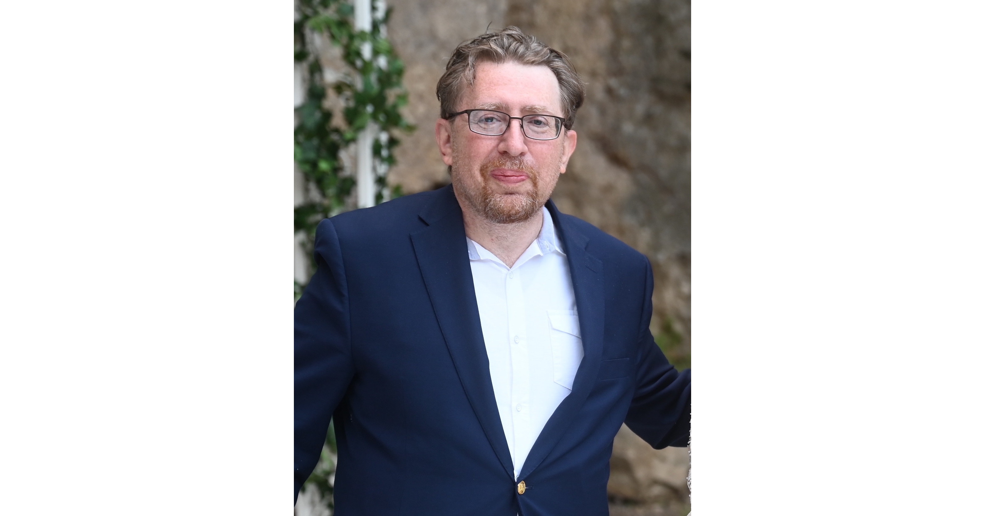 Preeminent UN Advisor, AI-Futurist, Investor, and Non-Fiction Author Mark Minevich Signs New ...