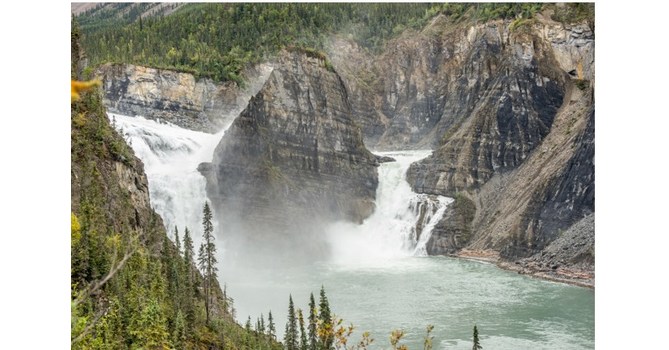 Nahʔą Dehé Dene Band, Dehcho First Nations and Parks Canada sign the ...