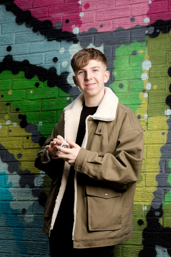 POCKET.WATCH SIGNS TEEN MAGICIAN DAN RHODES