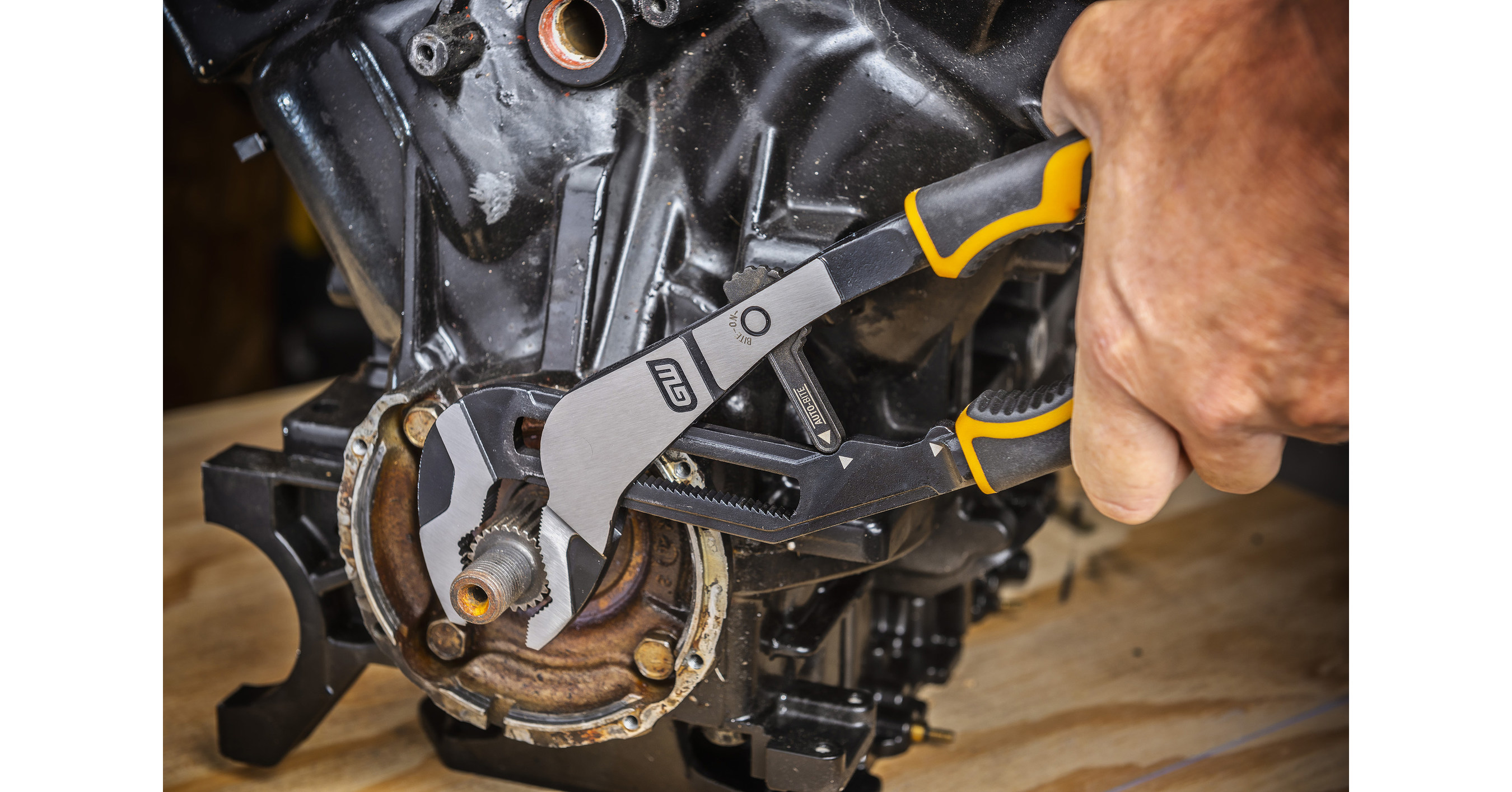 GEARWRENCH PITBULL™ Pliers Have Become Motorsports Mechanics Preferred ...