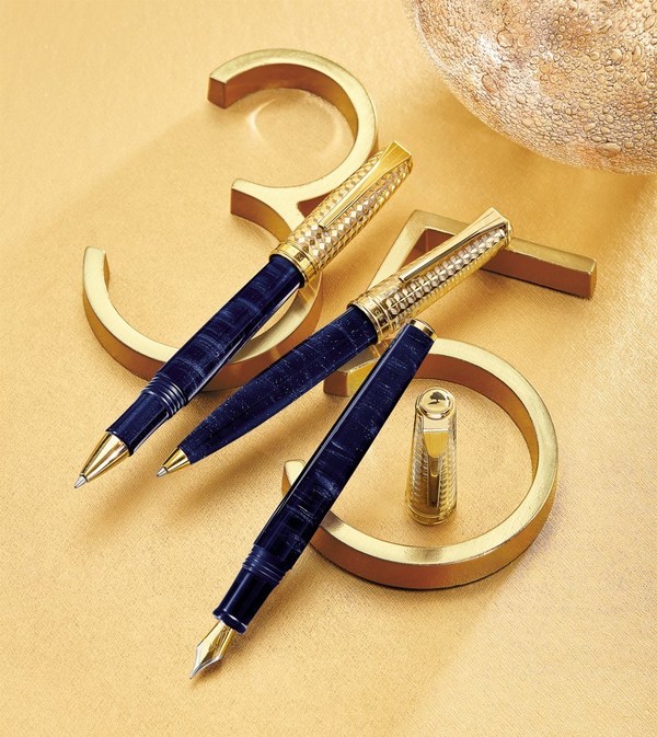 Levenger Celebrates 35 Brilliant Years