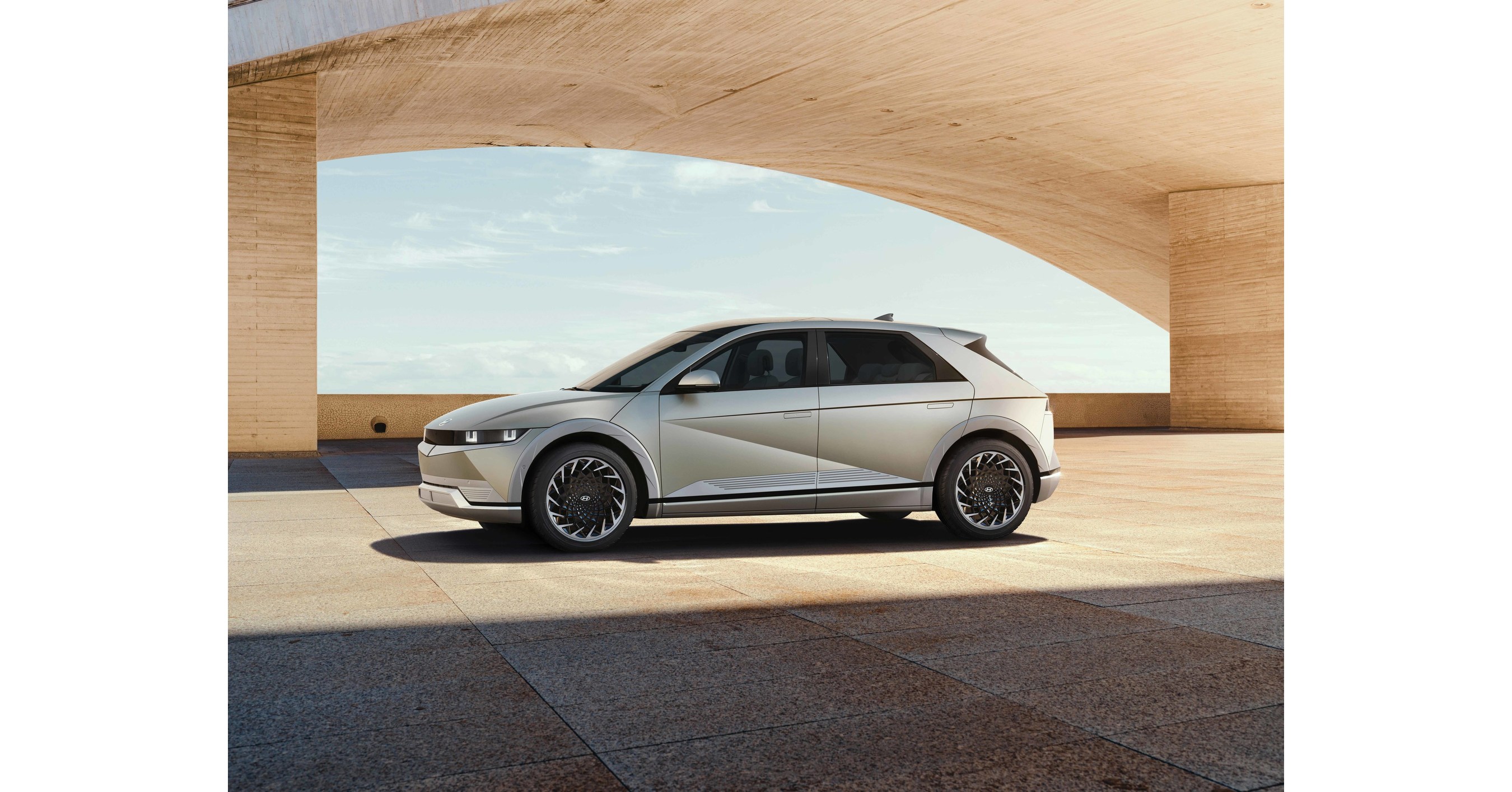 MotorTrend Names Hyundai IONIQ 5 Its 2023 SUV of the Year