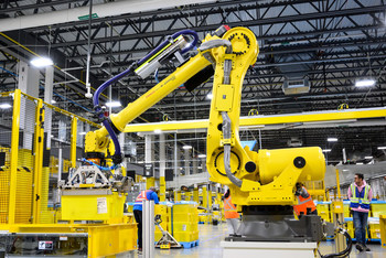 Amazon Canada opens its most technologically advanced robotics facility ...