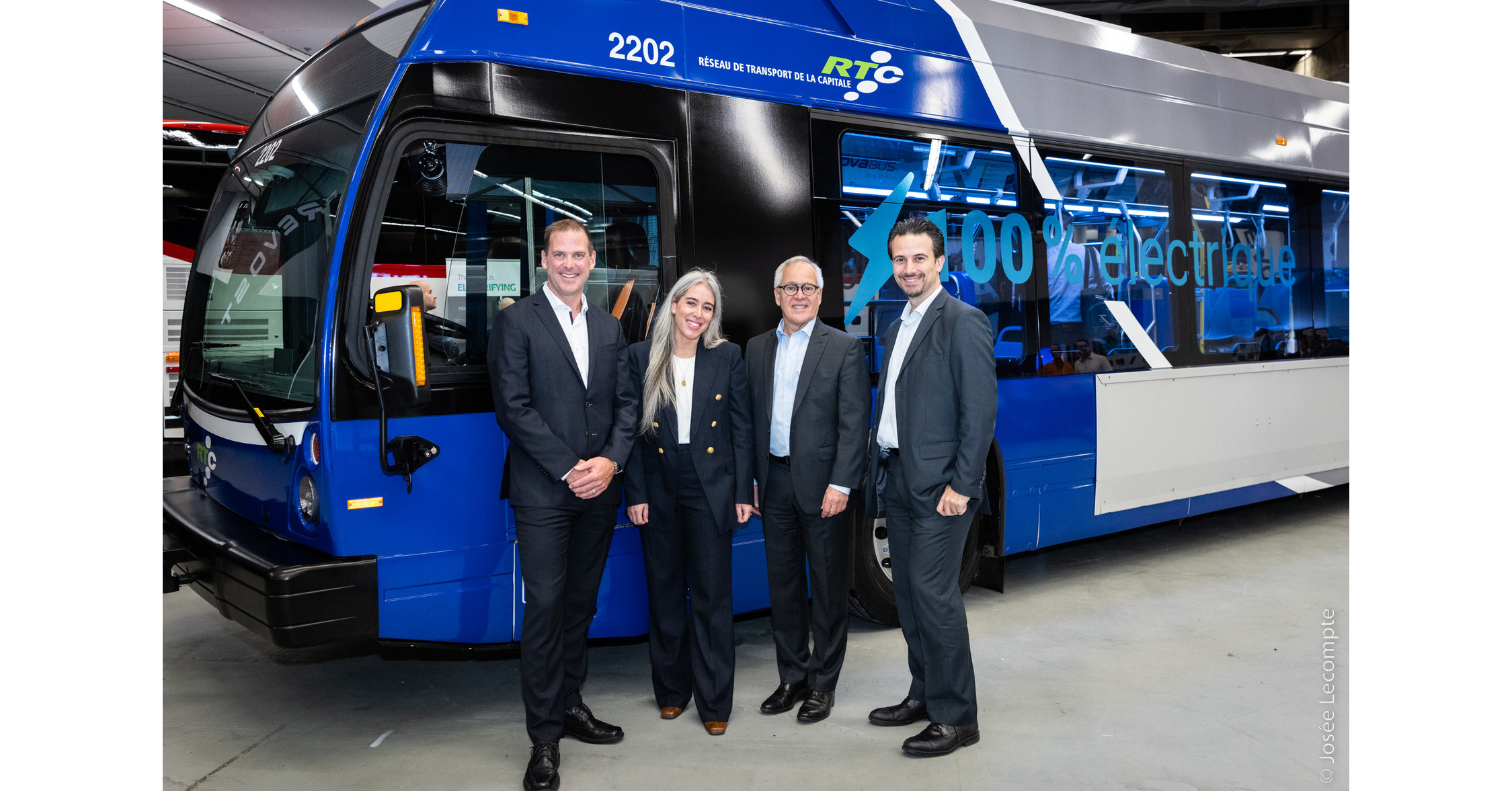Le RTC dévoile son premier autobus électrique de Nova Bus