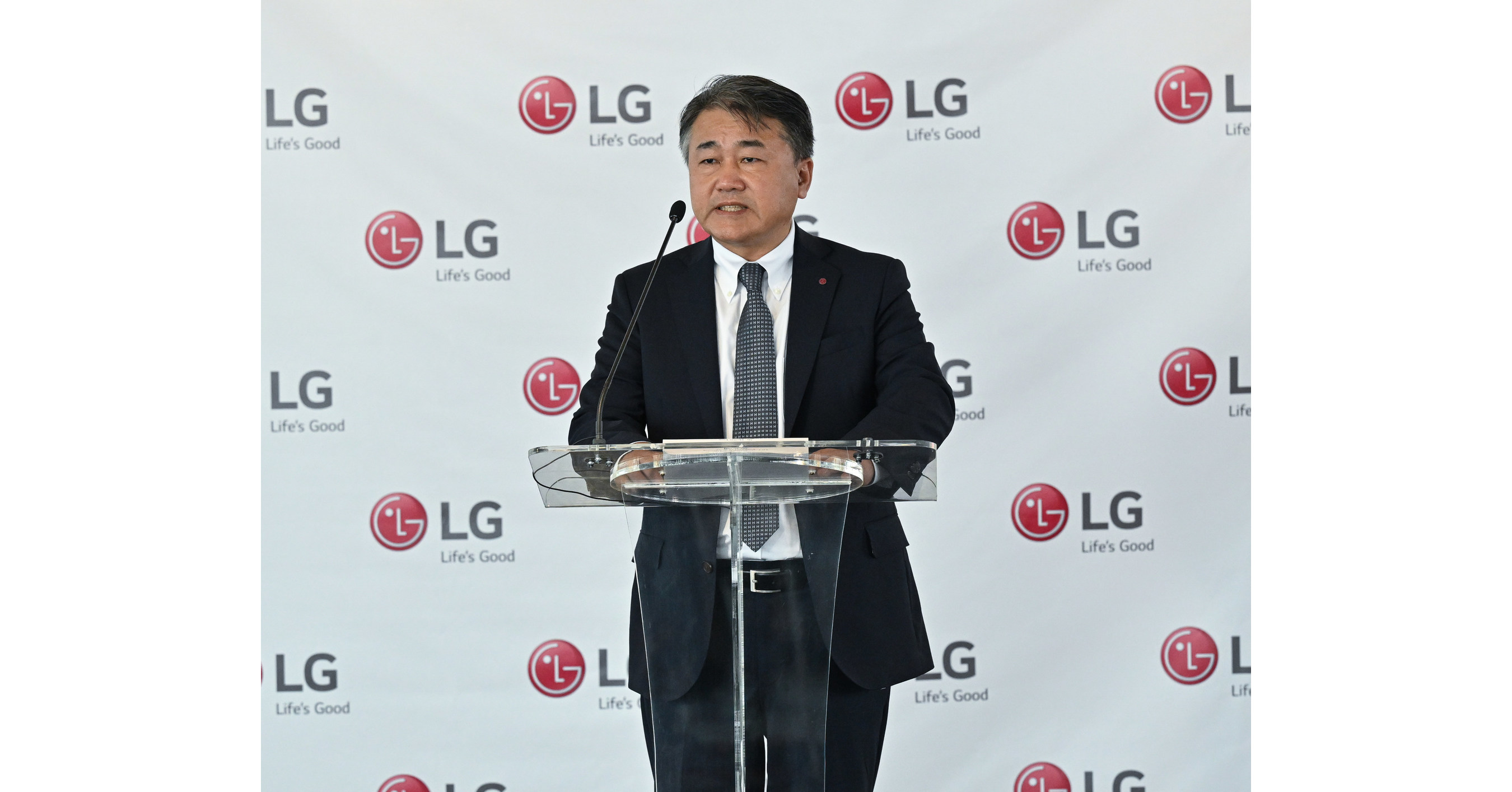 LG OPENS DOORS TO COMMUNITY, CUTS RIBBON ON NEW INTERACTIVE, HIGH-TECH ...