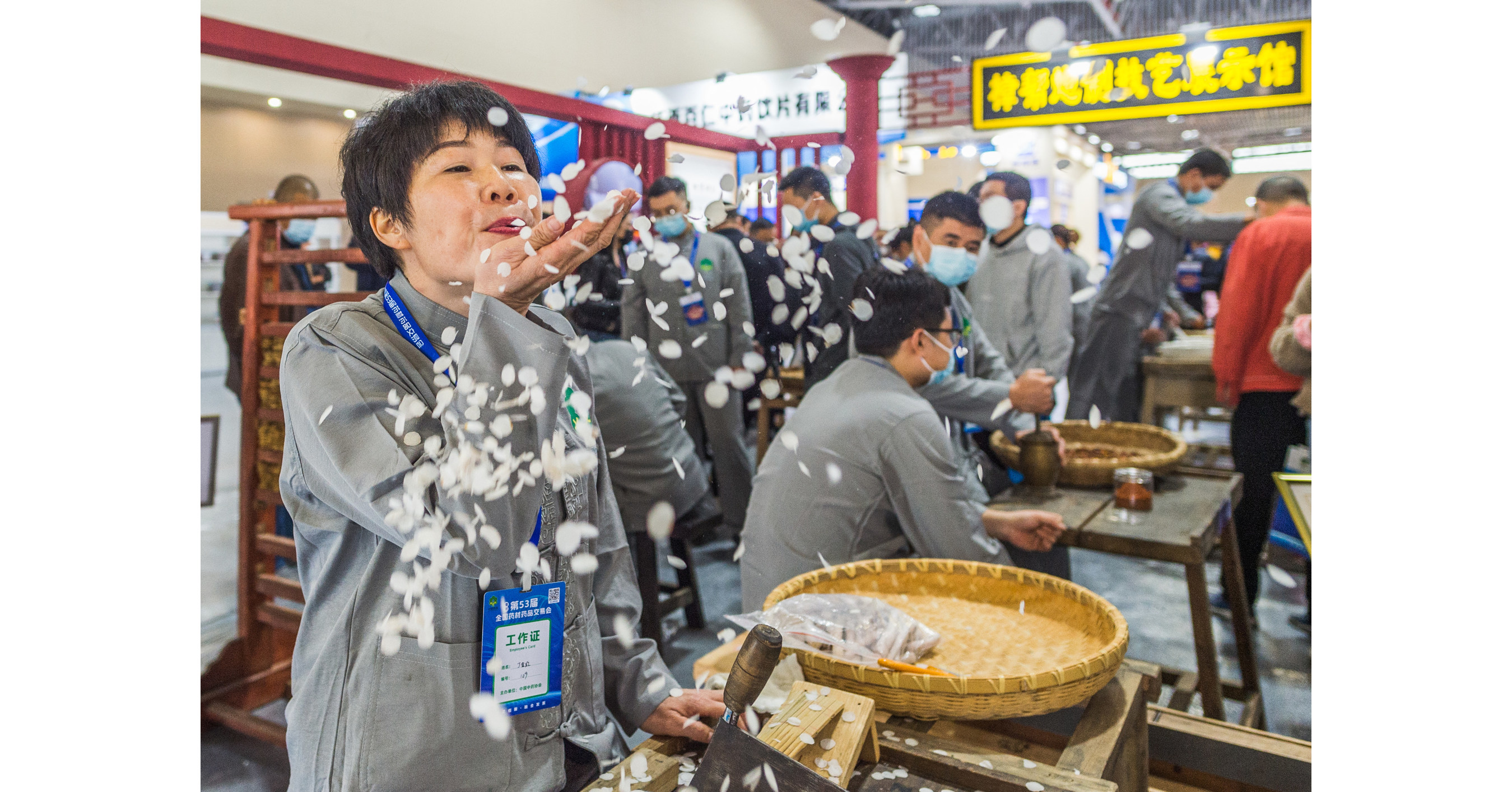 Xinhua Silk Road: Cloud + offline fair injects new vitality into ...