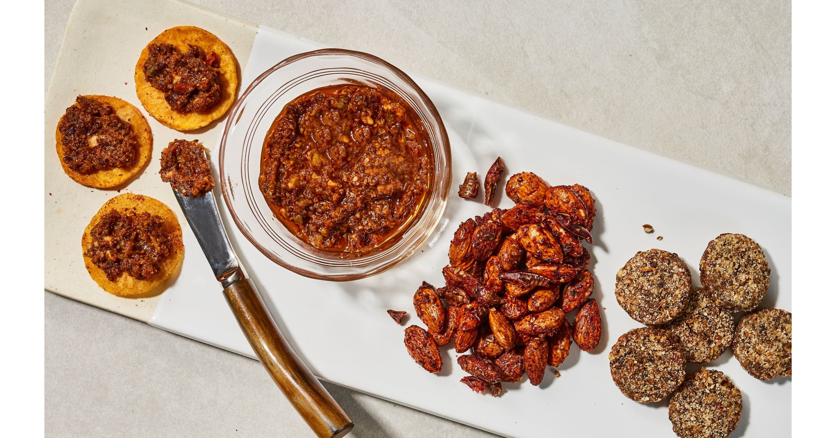 The Montréal Insectarium unveils the EntomoMiam box--an introduction to ...