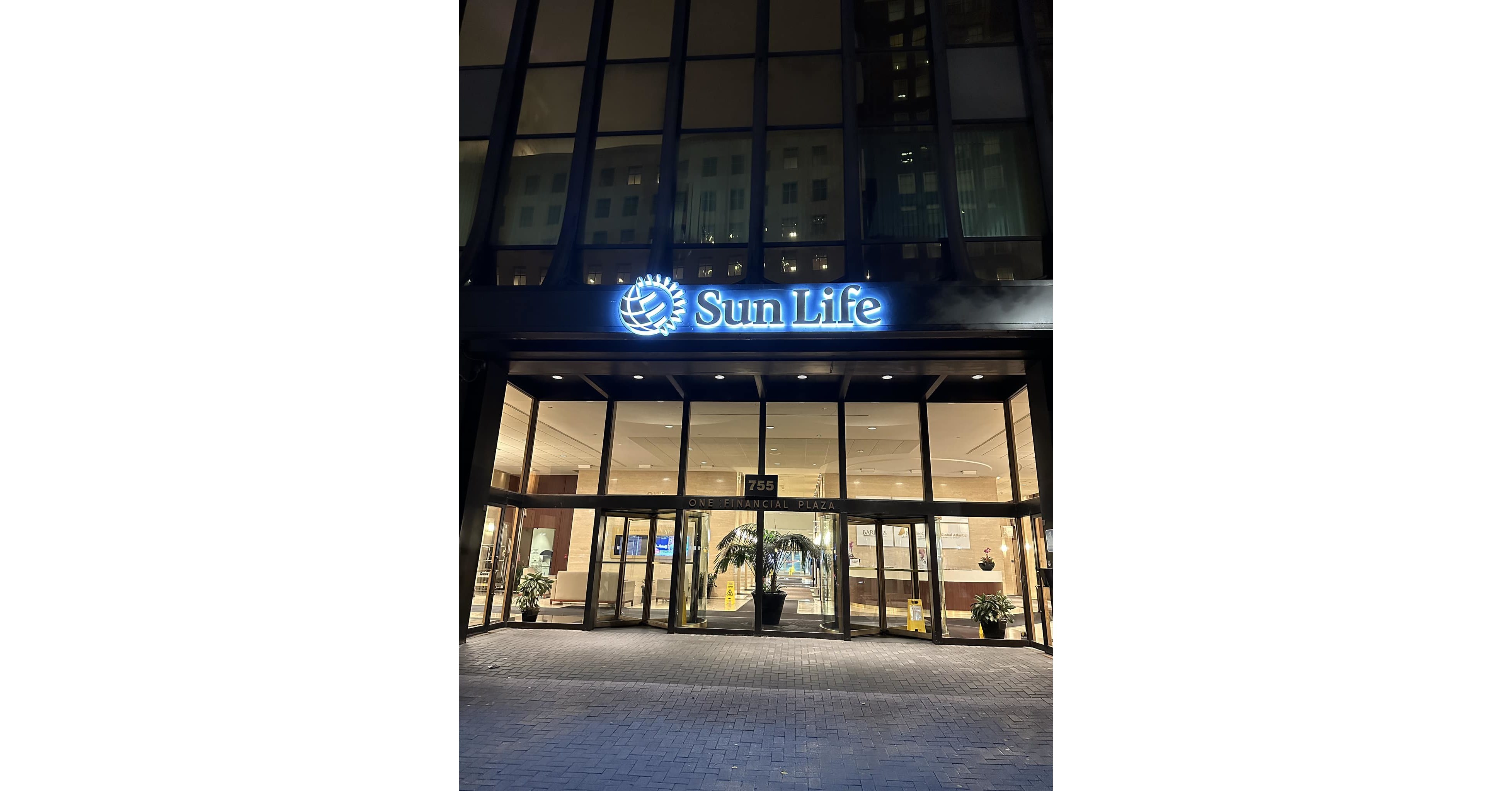 Sun Life opens new office in Hartford's "Gold Building"