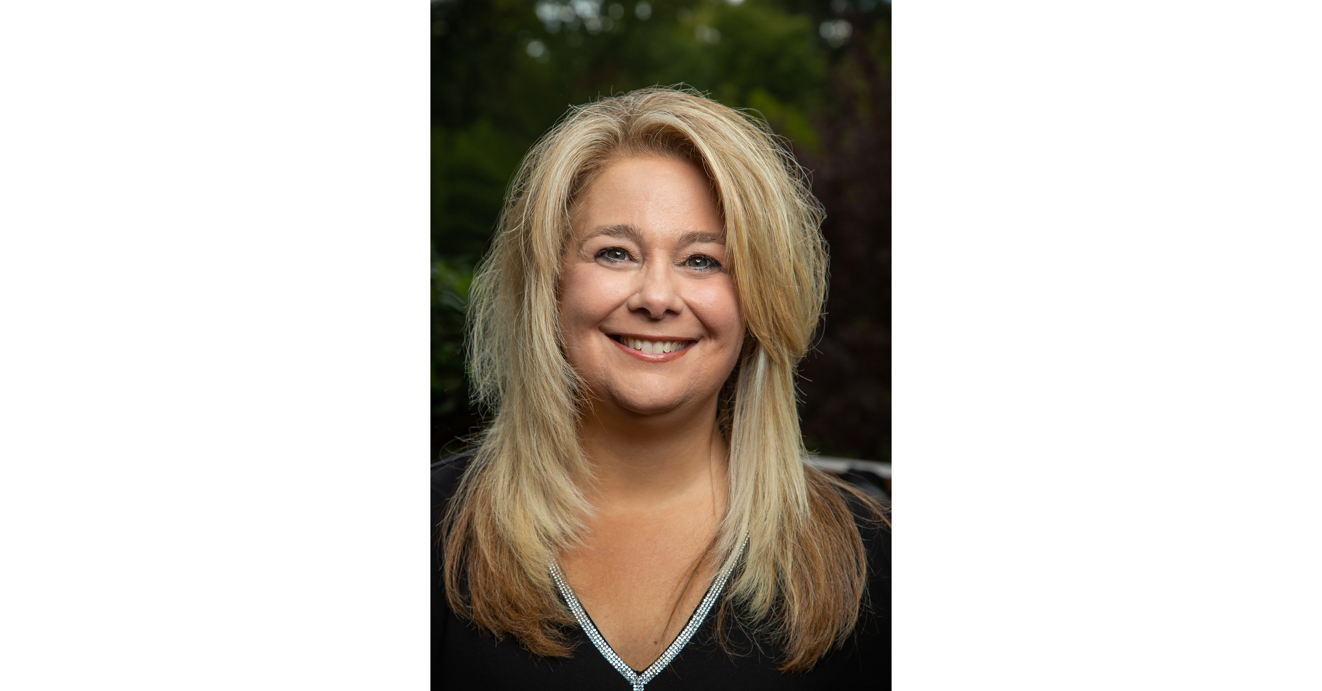 ROYAL CARIBBEAN NAMES WONDER MOM AS GODMOTHER OF WONDER OF THE SEAS