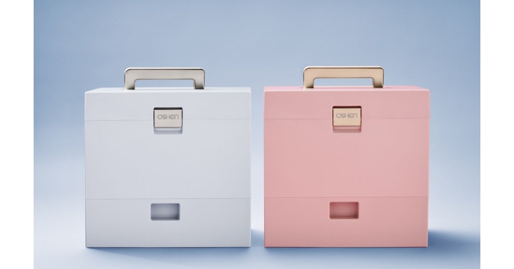 NEW BRAND, OSHEN, LAUNCHES FIRST MAKEUP CASE MADE WITH RECYCLED OCEAN ...