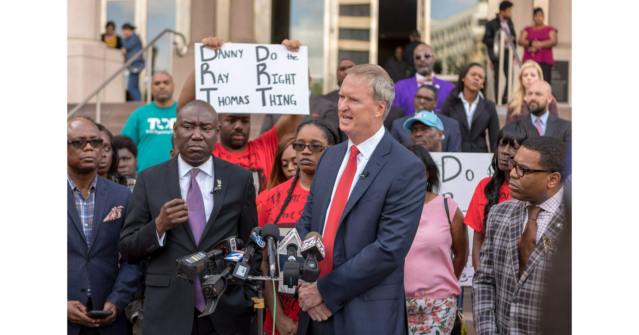 Attorneys Bob Hilliard and Ben Crump team up again, seeking justice in ...