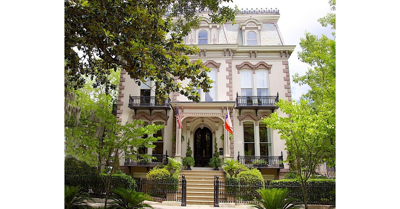 Hodges Ward Elliott Arranges Sale of Hamilton-Turner Inn in Savannah, GA