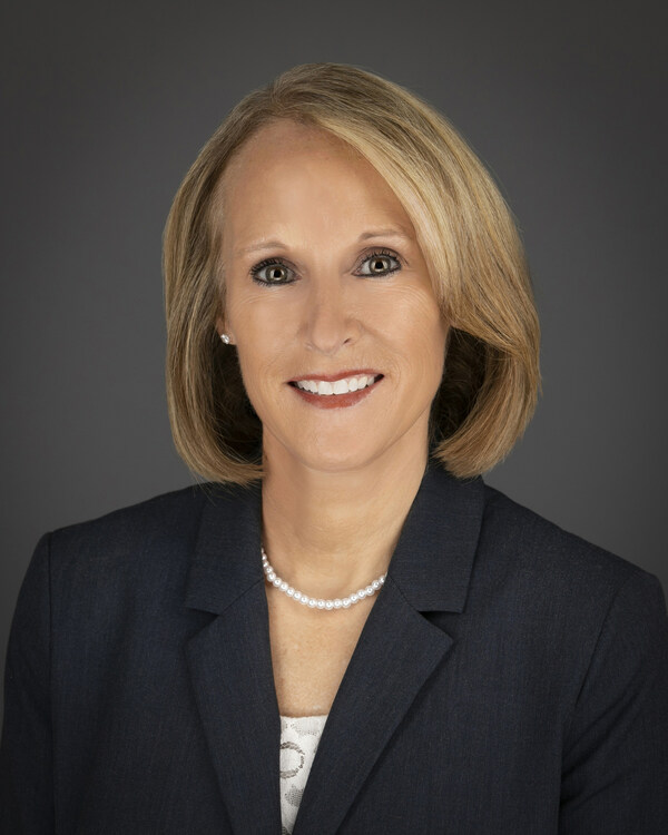 FLOWERS FOODS NAMES CINDY COX CHIEF HUMAN RESOURCES OFFICER