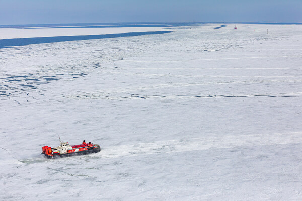 Déglaçage printanier sur le fleuve Saint-Laurent entre Montréal et Québec