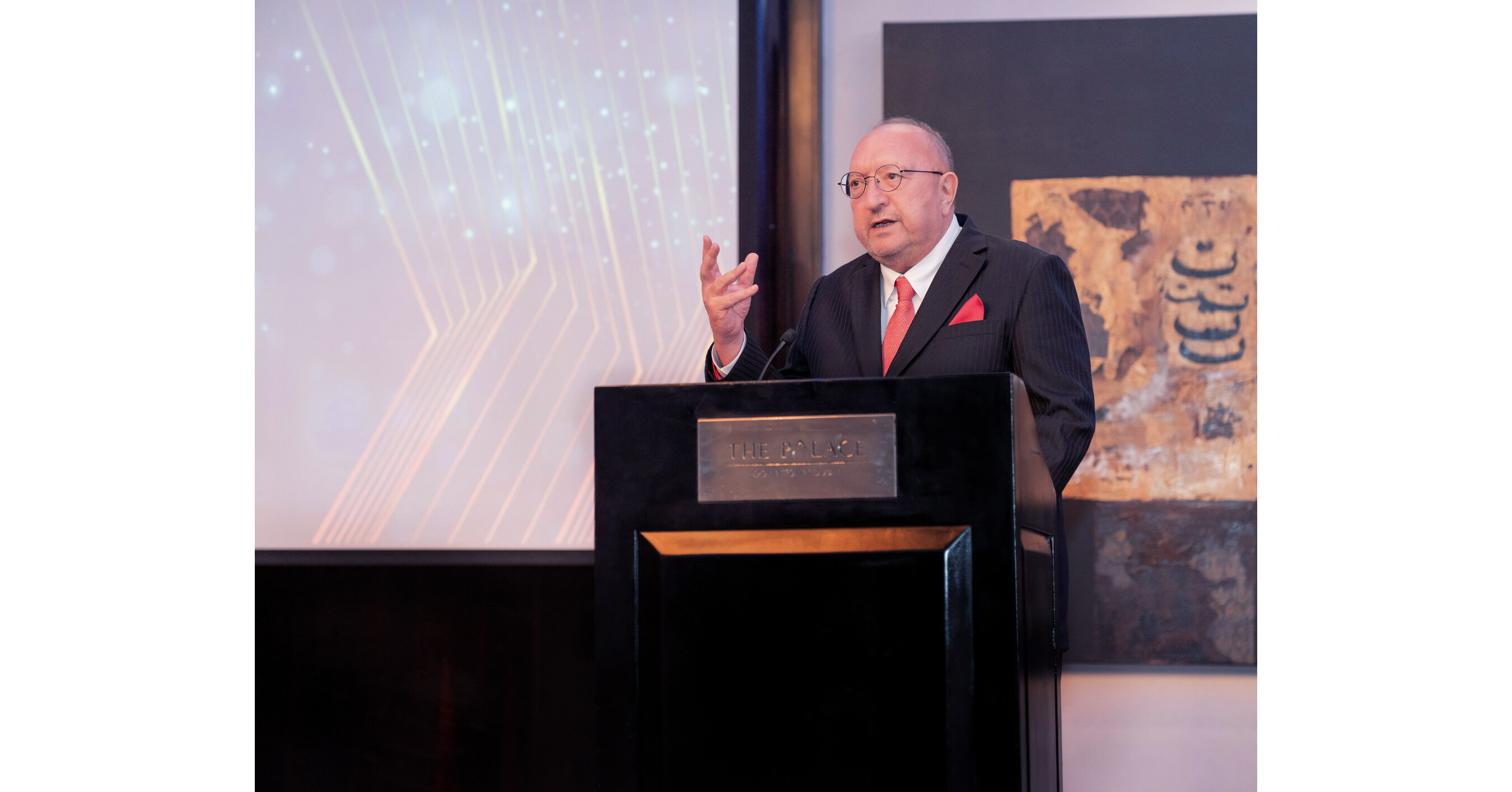 Naser Taher awarded 'Chairman of the Year' in Dubai