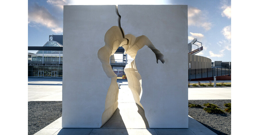 'Breaking Barriers', a new sculpture by artist Ivan Toth Depeña ...