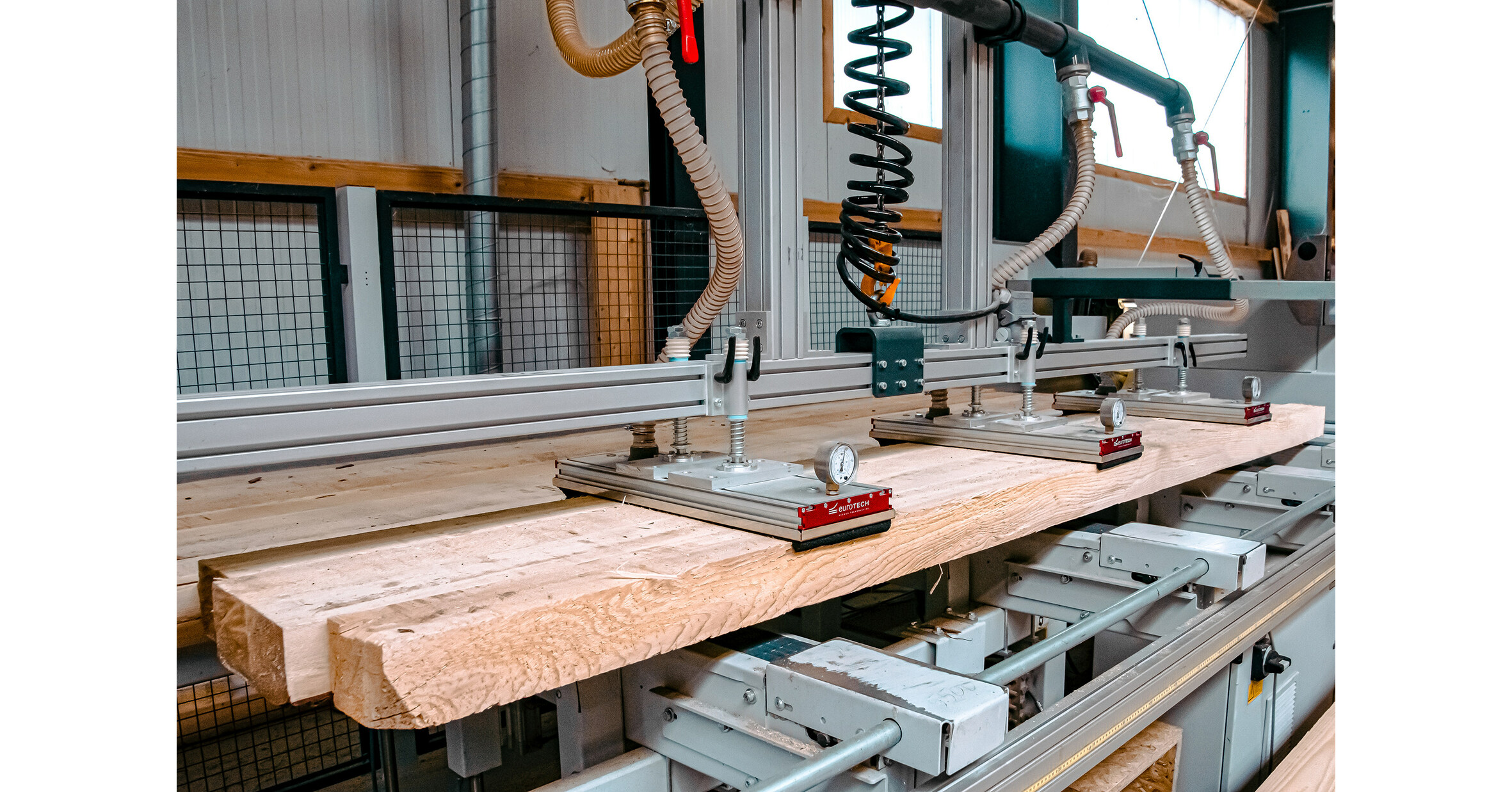 euroTECH's Vacuum Lifter System Increases Efficiency and Ergonomics in ...