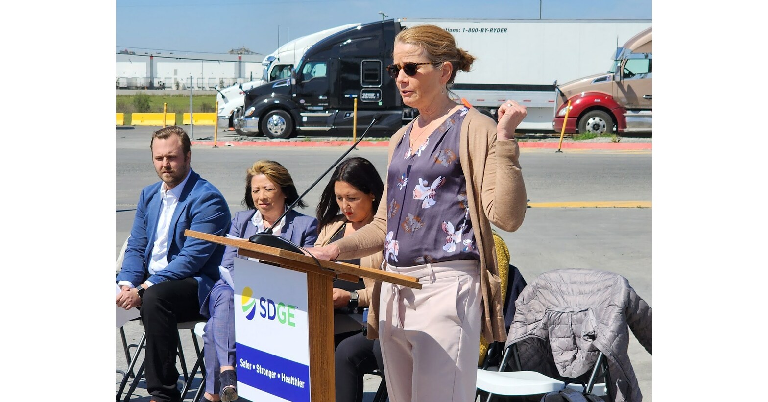 SE ABRE AL PÚBLICO EN CALIFORNIA EL PRIMER CARGADOR RÁPIDO DE DC PARA ...