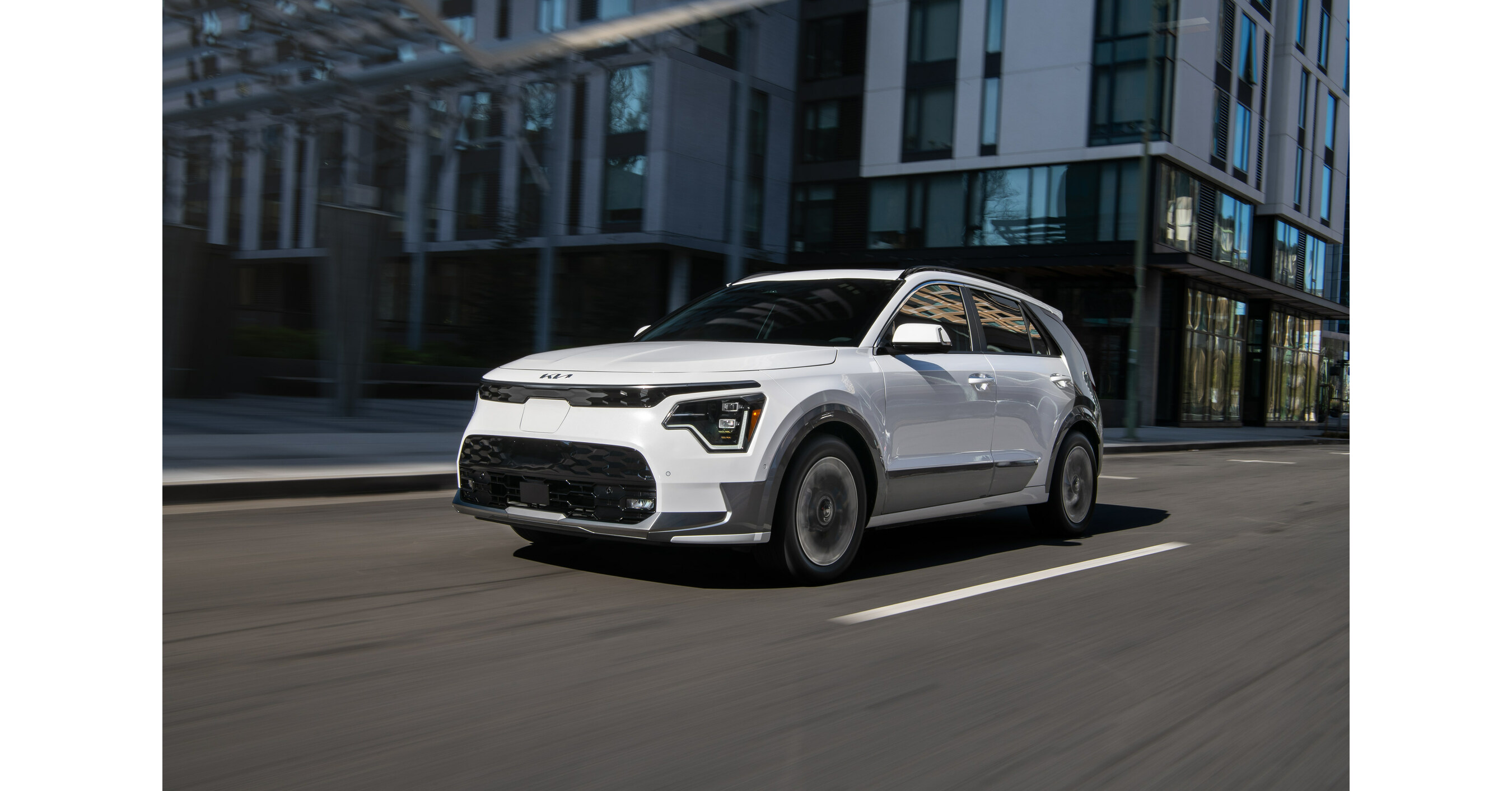 2023 KIA NIRO EV AWARDED "TOP PICK: COMMUTER EV" BY CARS.COM