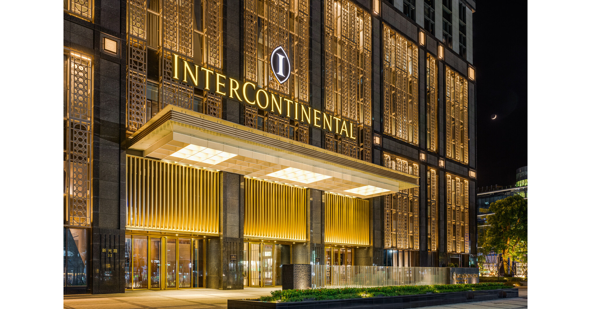 A New Sustainable Luxury Hotel Experience Gaining Momentum ...