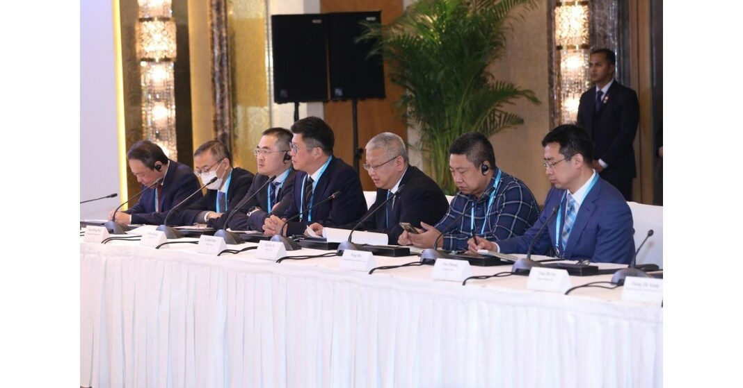 LONGi Founder and President Li Zhenguo attends Malaysian Prime Minister ...