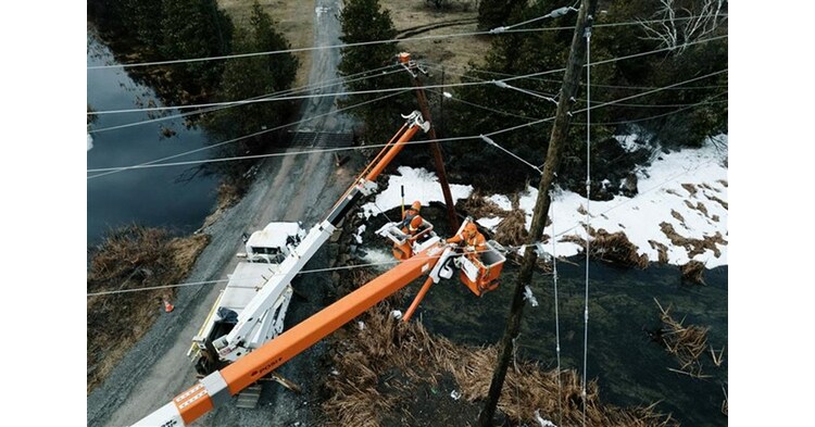 Hydro One receives assistance from utilities and contractors to restore ...
