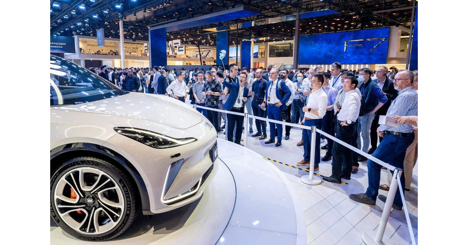 Int'l auto show in Shanghai calls for embracing industry's new era
