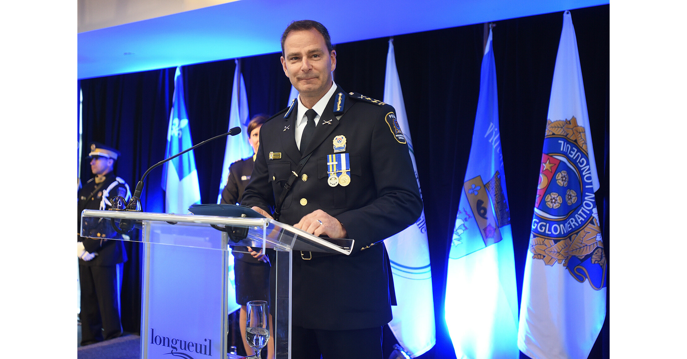 Patrick Bélanger est officiellement assermenté et devient le 6e ...