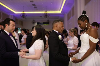 Family Federation for World Peace and Unification: 8,000 Couples Marry ...