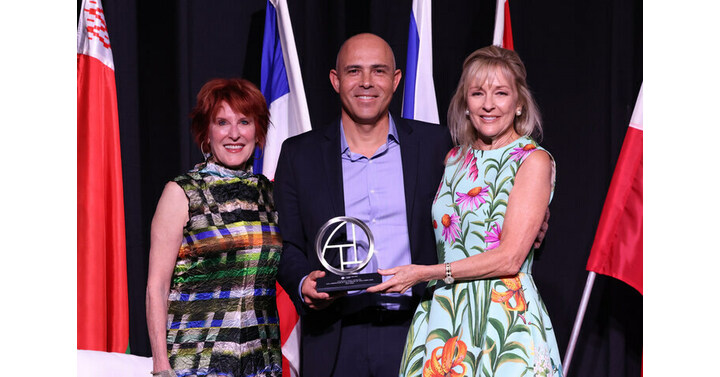 Bennett Family Award Honors Global Collaborations in the Science of ...