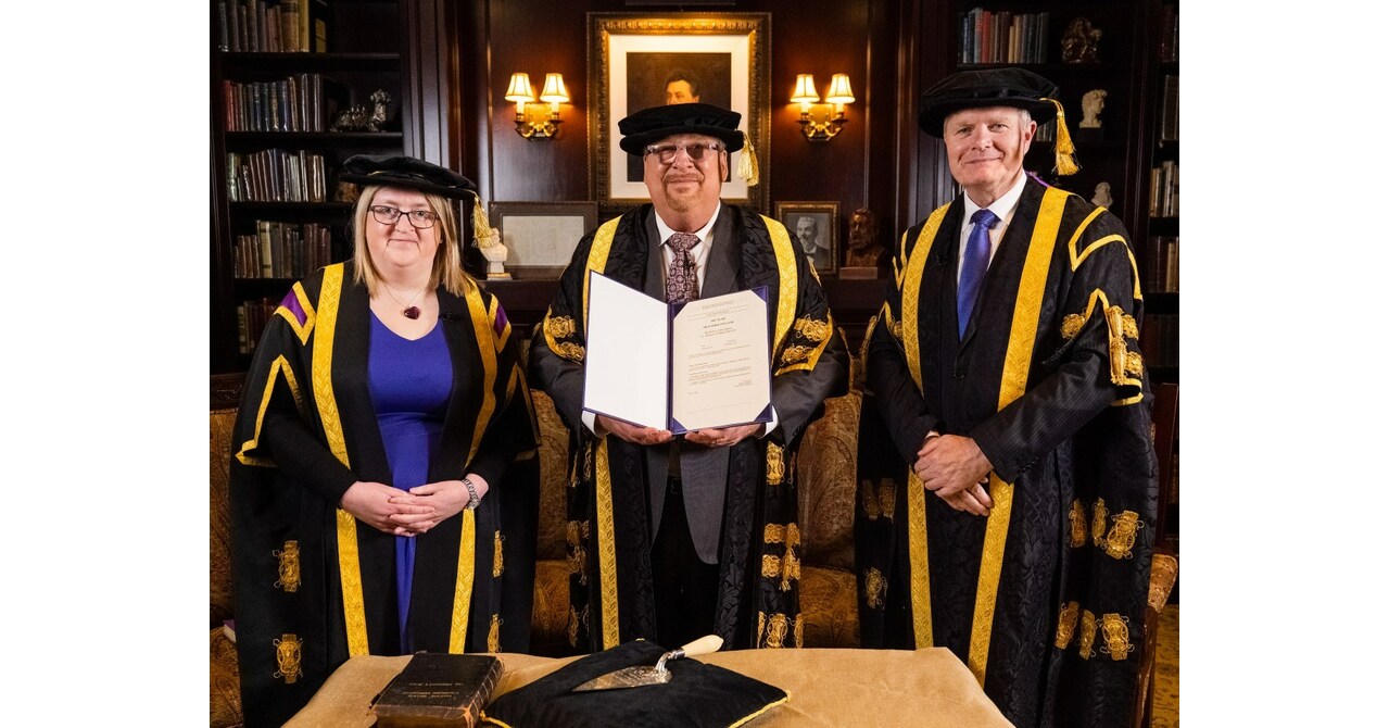 PASTOR RICK WARREN INSTALLED AS FIRST-EVER CHANCELLOR OF LONDON-BASED ...