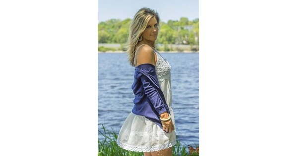 In it to Win it: Shelton Resident to compete in Mrs. Connecticut ...